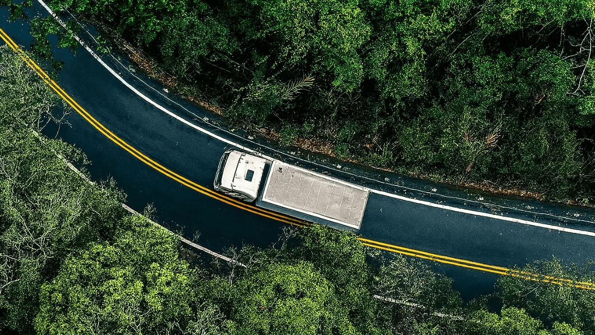 Interdictions et restrictions de circulation des poids lourds en France - Truckfly - blog