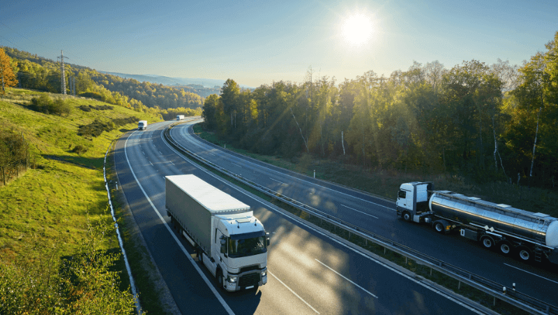 Circulation poids lourds en France : règles, horaires et dérogations à connaître - Truckfly - blog